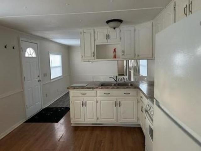 2 Br, 2 bath, Single Family 1501 W 4th St