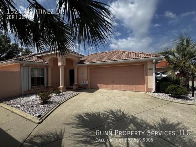 2 Br, 2 bath, Single Family 1524 Martinez Dr