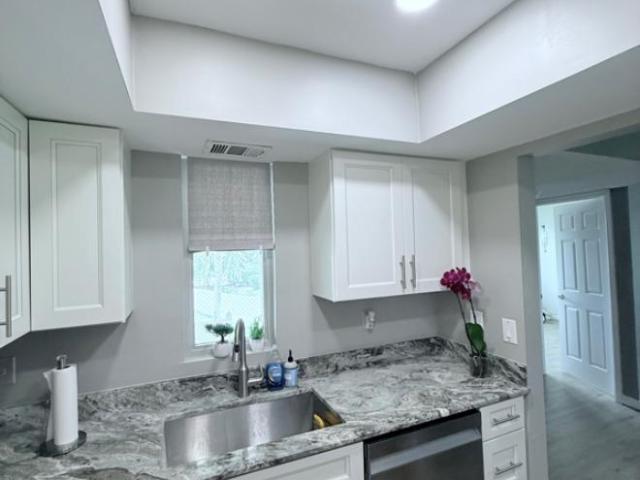2 Br, 2 bath, Single Family 1566 Se Royal Green