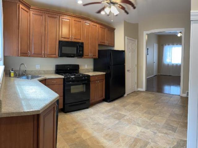 2 Br, 2 bath, Single Family 158 Dryden Way