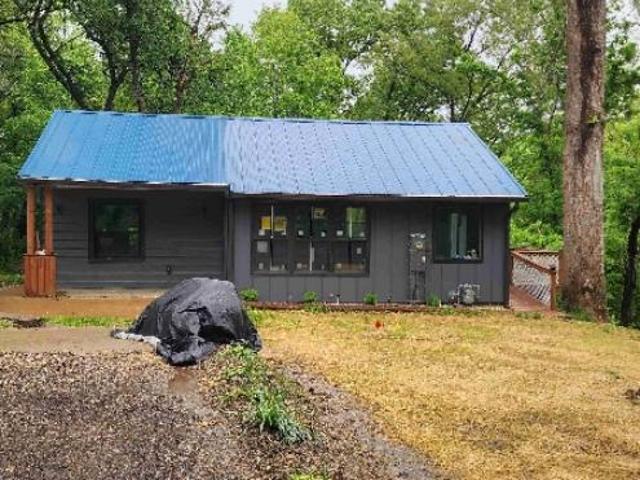 2 Br, 2 bath, Single Family 15 Edwards Lane
