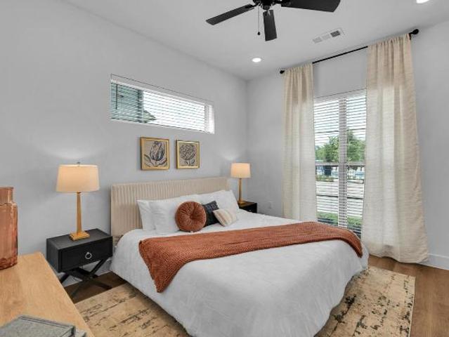2 Br, 2 bath, Single Family 1600 Firewheel Pkwy