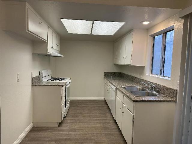 2 Br, 2 bath, Single Family 160 North Fonda Street