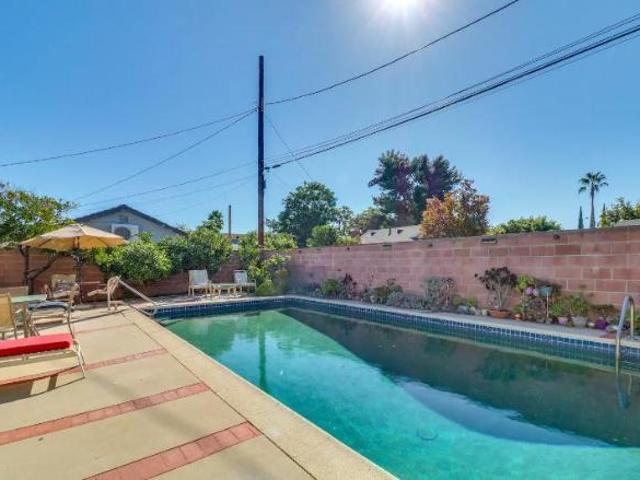 2 Br, 2 bath, Single Family 16332 Nordhoff St
