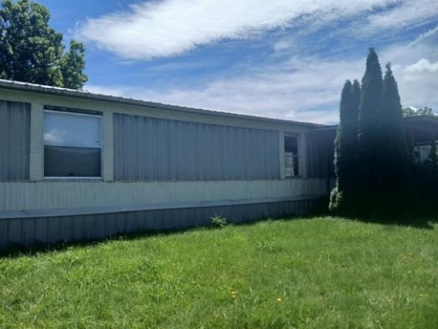 2 Br, 2 bath, Single Family 167 Lake Logan Rd