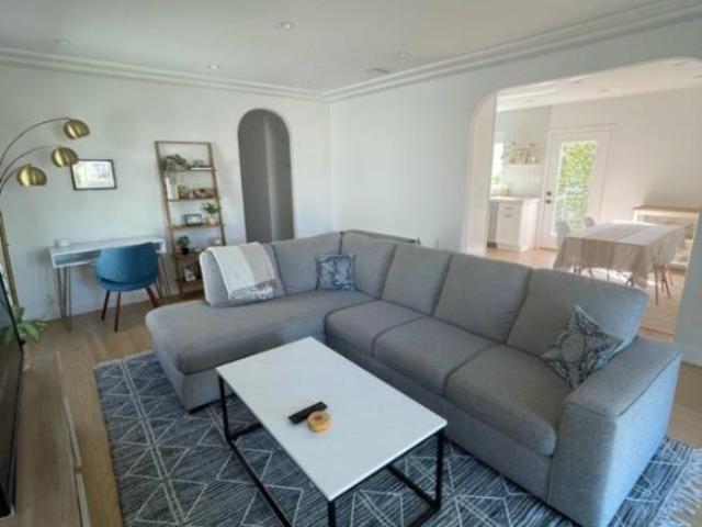 2 Br, 2 bath, Single Family 1644 Wellesley Ave