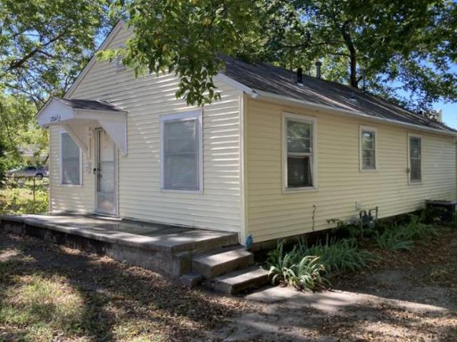 2 Br, 2 bath, Single Family 1704 1/2 N Jefferson St