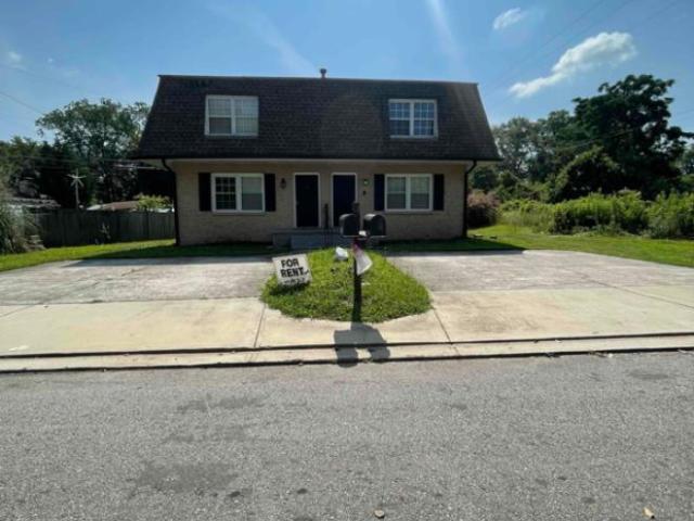 2 Br, 2 bath, Single Family 1717 River St NE
