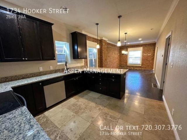 2 Br, 2 bath, Single Family 1734 Hooker Street