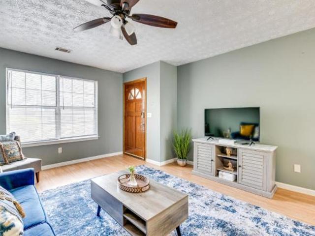 2 Br, 2 bath, Single Family 1739 Nutmeg St