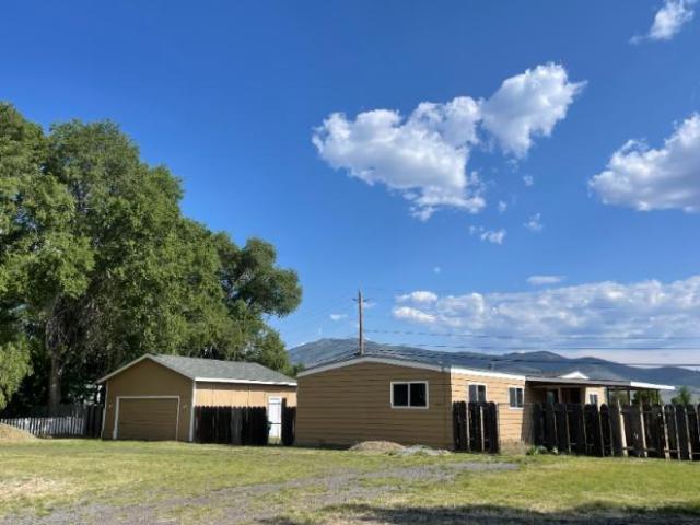 2 Br, 2 bath, Single Family 17880 Mockingbird Dr