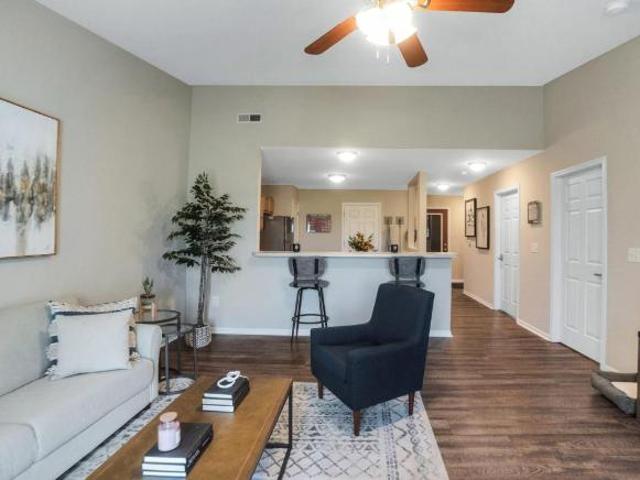 2 Br, 2 bath, Single Family 1900 Soldiers Dr