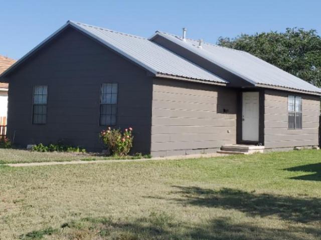2 Br, 2 bath, Single Family 1909 1st Ave