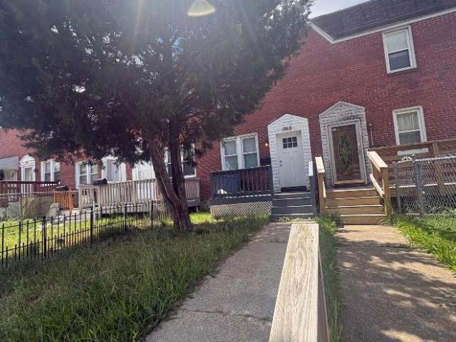 2 Br, 2 bath, Single Family 1910 Harman Ave