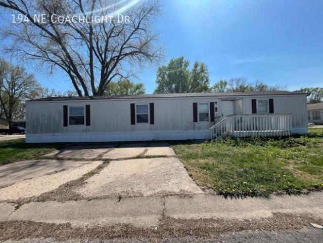2 Br, 2 bath, Single Family 194 NE Coachlight Dr