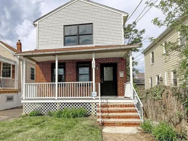 2 Br, 2 bath, Single Family 101 Carlton Ave
