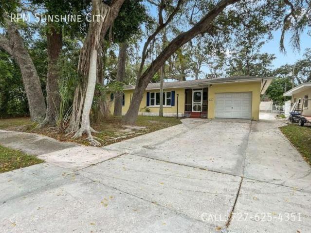 2 Br, 2 bath, Single Family 1021 Iroquois St