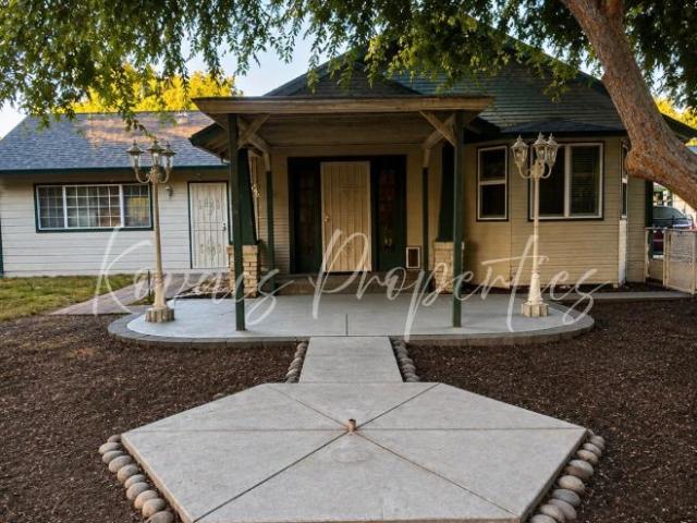 2 Br, 2 bath, Single Family 1036 N Rosemore Ave
