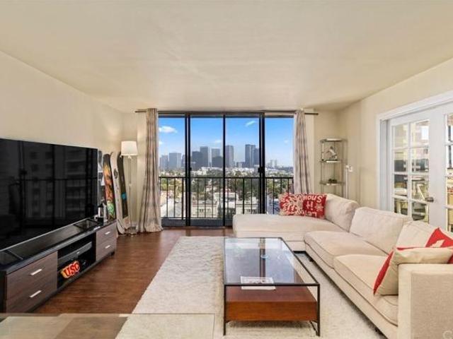 2 Br, 2 bath, Single Family 10535 Wilshire Blvd