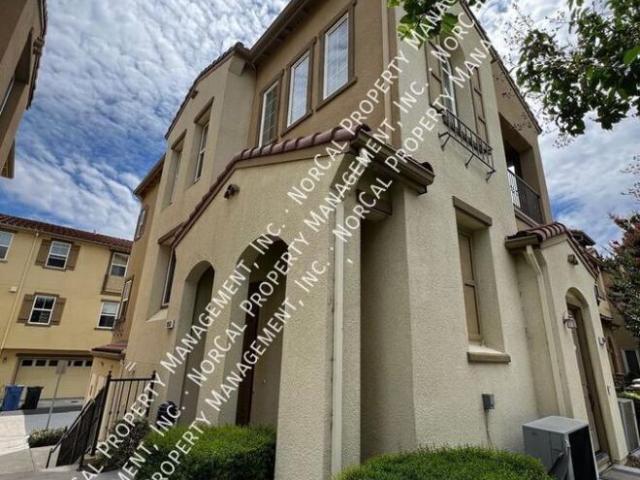 2 Br, 2 bath, Single Family 1058 Luz Del Sol Loop