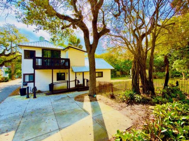 2 Br, 2 bath, Single Family 105 Esther St