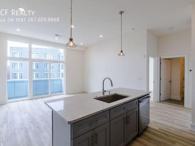 2 Br, 2 bath, Single Family 1129 Germantown Ave