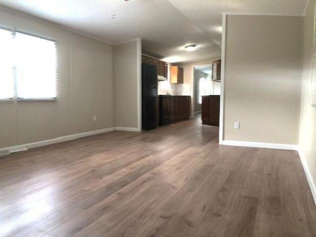 2 Br, 2 bath, Single Family 112 Damron Lane