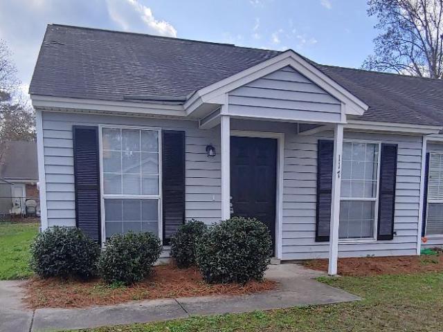 2 Br, 2 bath, Single Family 117 Hunt Club Court