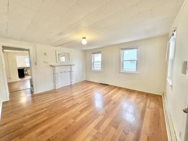 2 Br, 2 bath, Single Family 1144 Upper Mulberry St