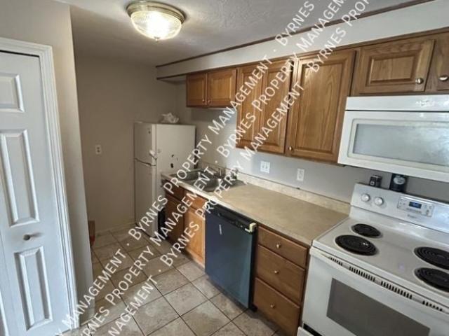 2 Br, 2 bath, Single Family 11 Gibbs St