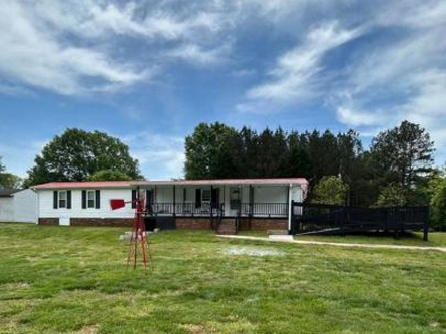 2 Br, 2 bath, Single Family 120 Eastridge Ln