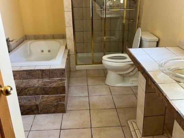 2 Br, 2 bath, Single Family 12105 S Justine St