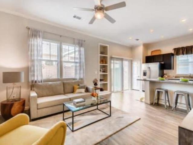 2 Br, 2 bath, Single Family 1212 Community Ave