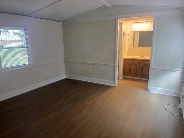 2 Br, 2 bath, Single Family 121 Maple Hill Road