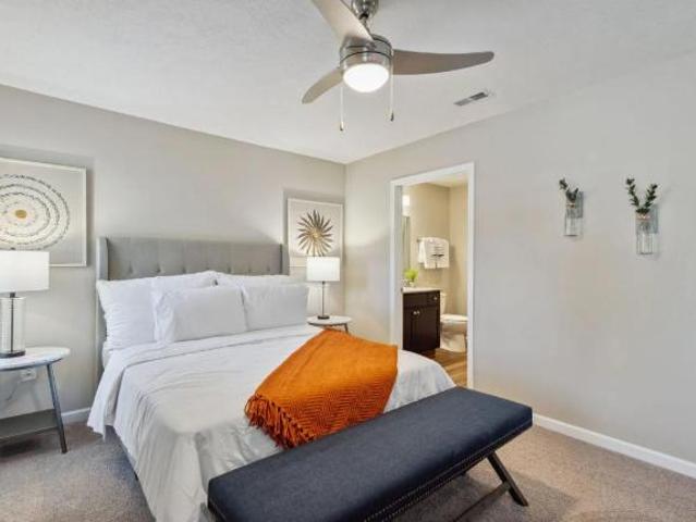 2 Br, 2 bath, Single Family 122 Redwood Dr