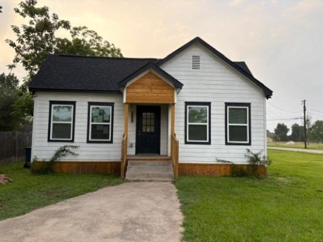 2 Br, 2 bath, Single Family 1246 5th St
