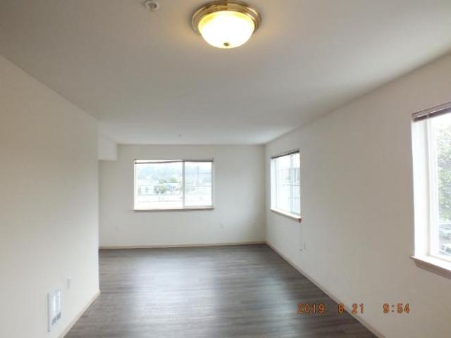 2 Br, 2 bath, Single Family 12549 28th Ave Ne