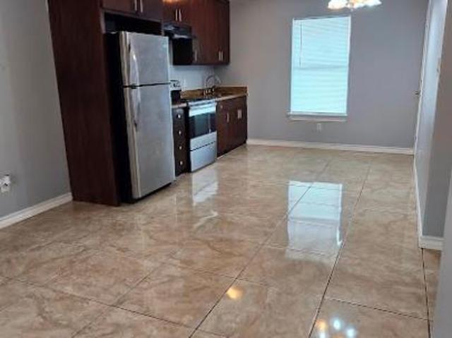 2 Br, 2 bath, Single Family 1302 Quitaca Dr