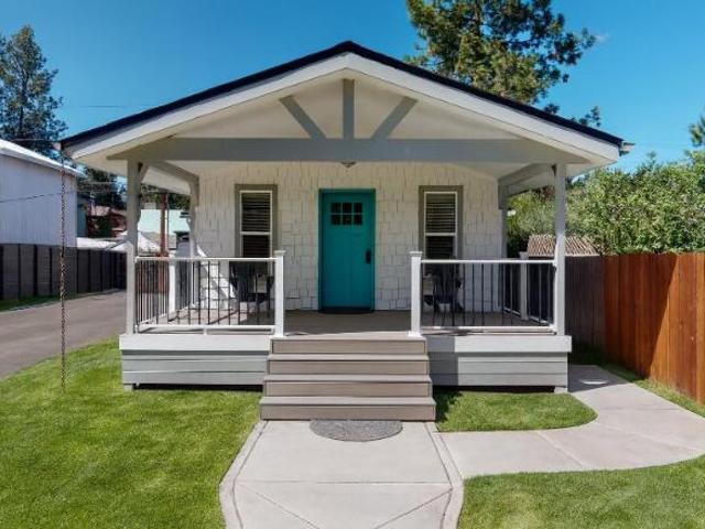 2 Br, 2 bath, Single Family 1320 Nw Hartford Ave