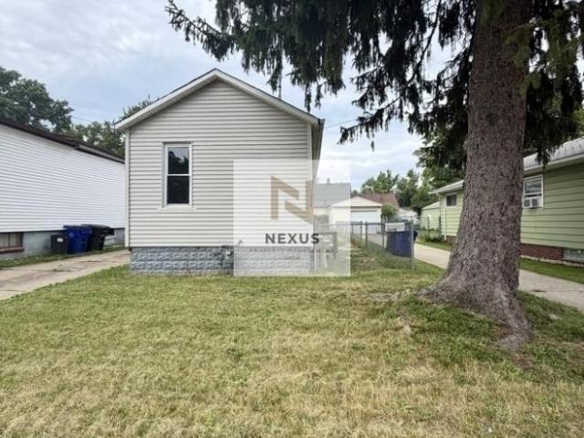 2 Br, 2 bath, Single Family 13210 Carrington Ave