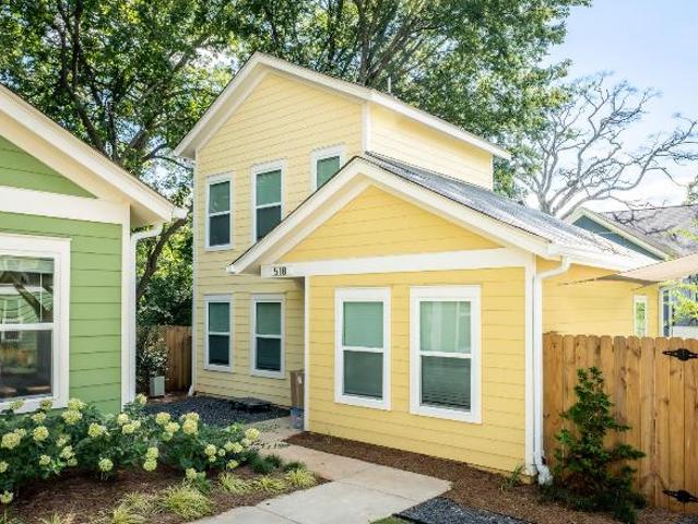 2 Br, 2 bath, Single Family 1351 Finley St NE #b