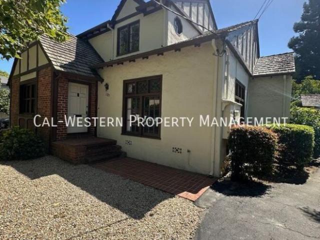 2 Br, 2 bath, Single Family 1385 Newport Avenue