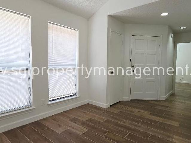 2 Br, 2 bath, Single Family 2408 Centaurus Dr