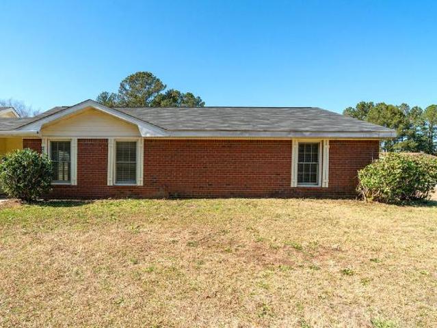 2 Br, 2 bath, Single Family 2501 Riverchase Crossing Northeast