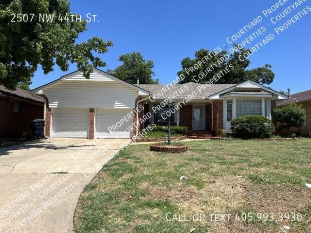 2 Br, 2 bath, Single Family 2507 Nw 44th St