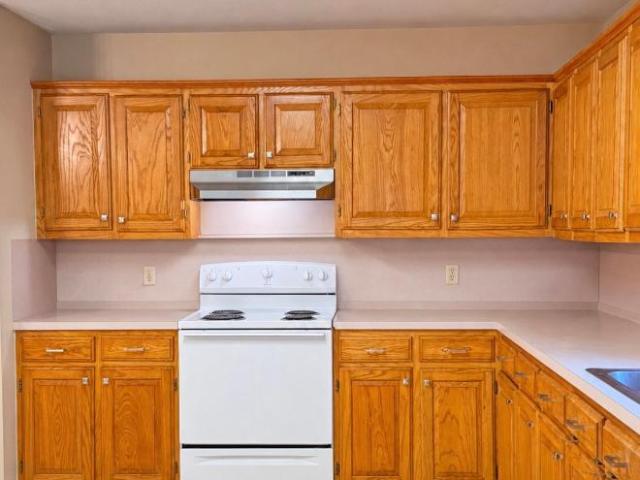2 Br, 2 bath, Single Family 2527 Westminster