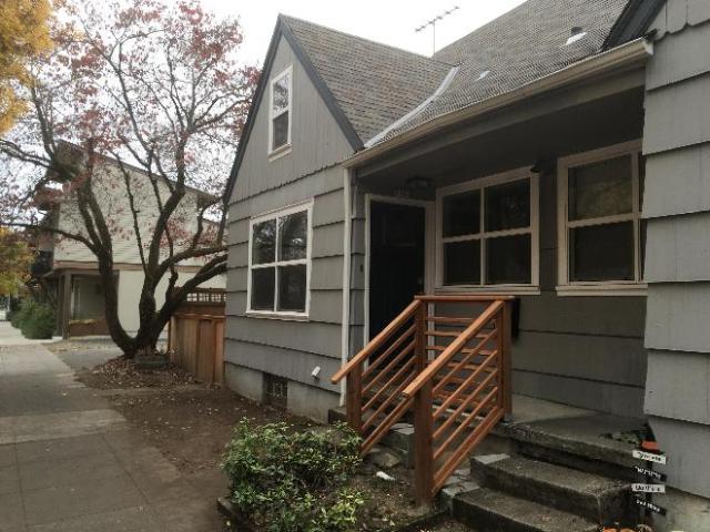 2 Br, 2 bath, Single Family 2545 Southeast Ankeny Street