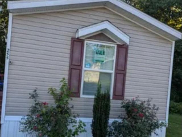 2 Br, 2 bath, Single Family 255 Greenview Cir