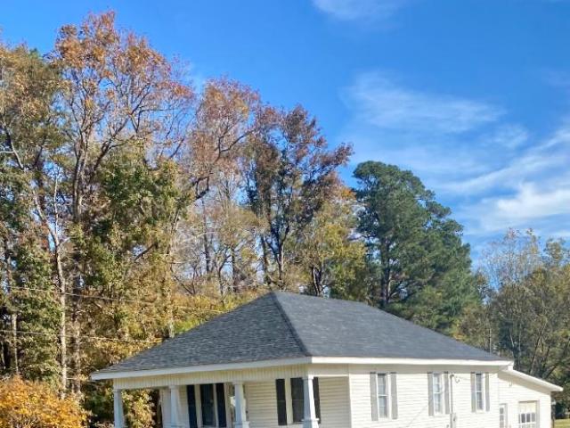 2 Br, 2 bath, Single Family 2621 Lovick Rd