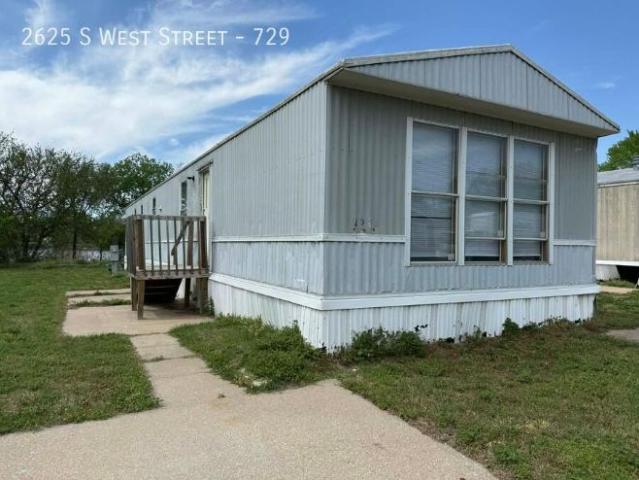 2 Br, 2 bath, Single Family 2625 S West Street